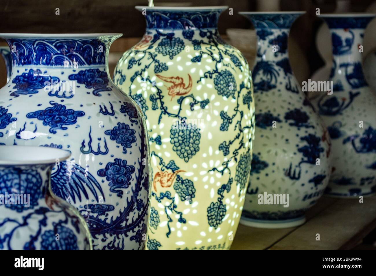 Collection of blue vases hi-res stock photography and images - Alamy