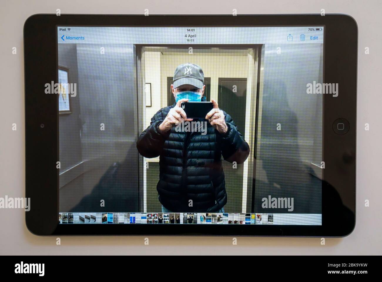 Iphone 12 selfie hi-res stock photography and images - Alamy