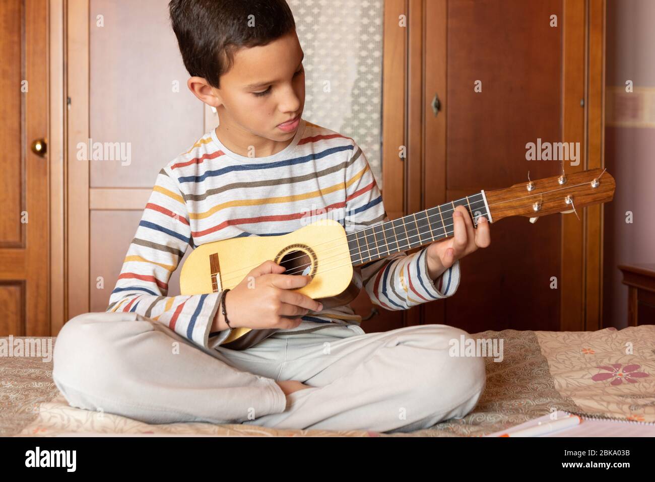 Timple hi-res stock photography and images - Alamy