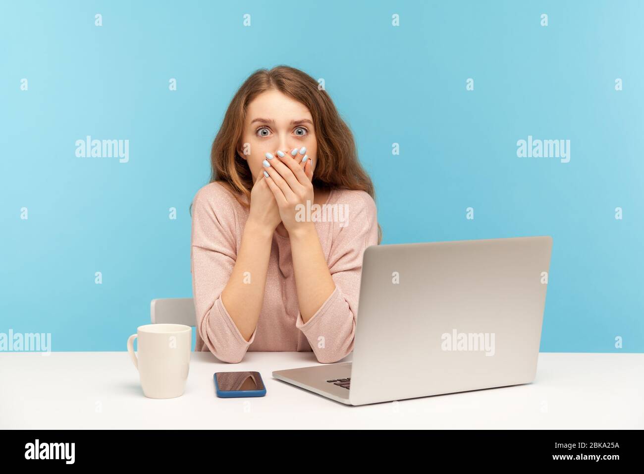 Embarrassed employee hi-res stock photography and images - Alamy