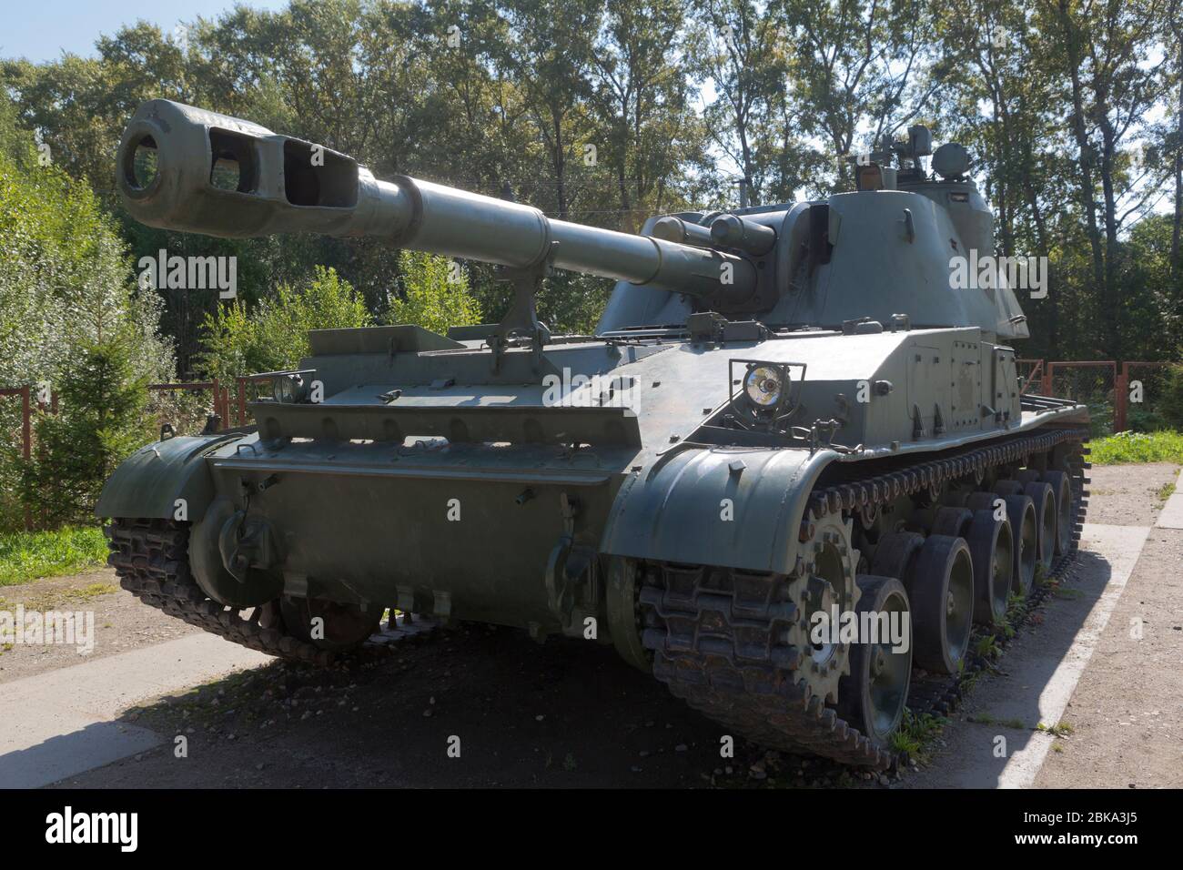 Tracked conveyor hi-res stock photography and images - Alamy