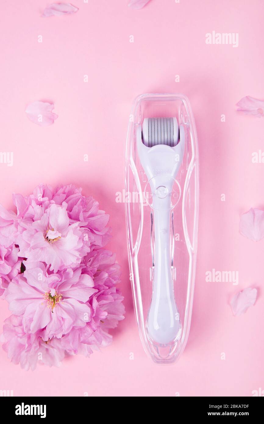 Microneedling Derma Roller System. Medical micro needling therapy ...