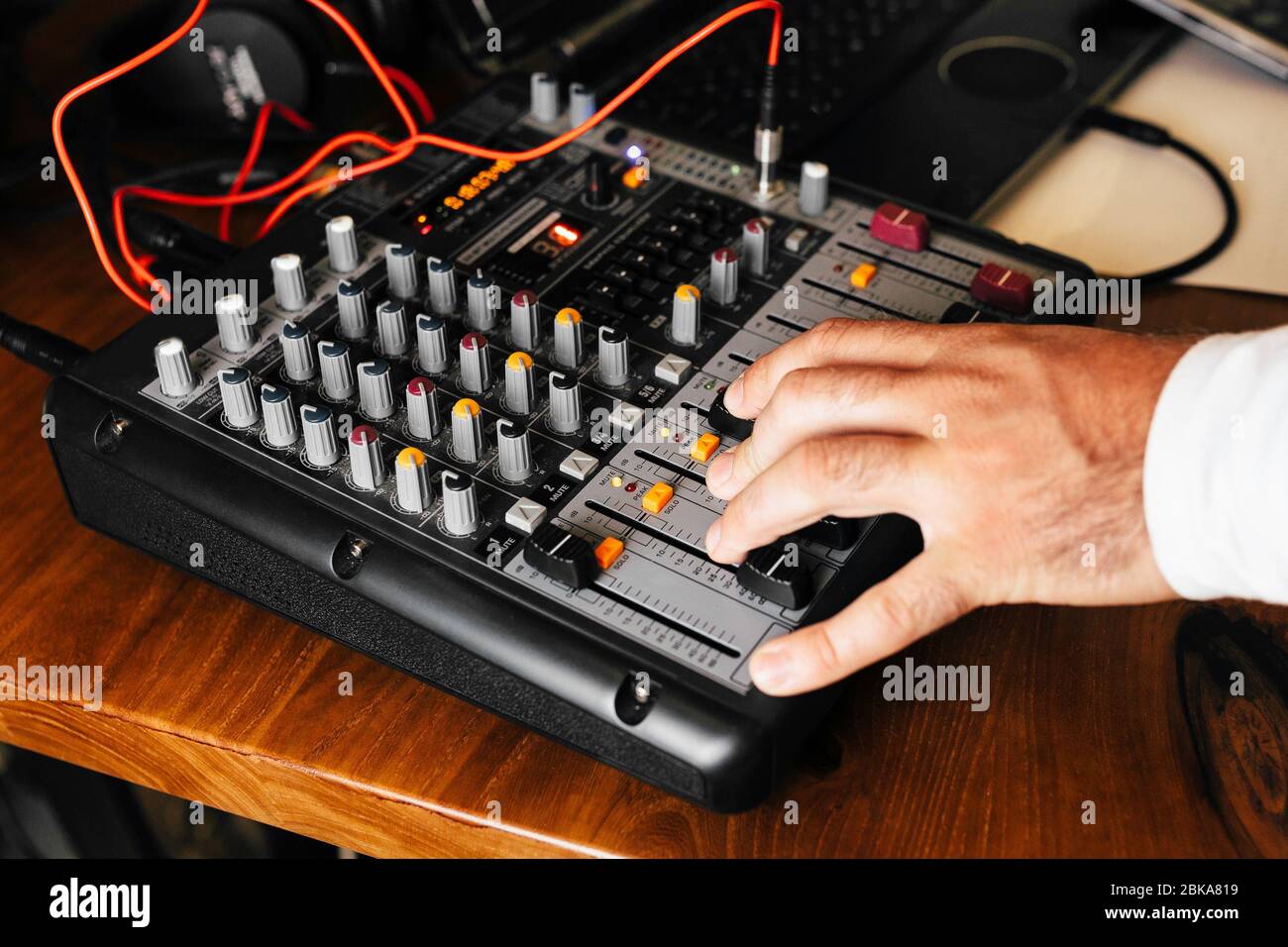 DJ console, music mixer Stock Photo - Alamy
