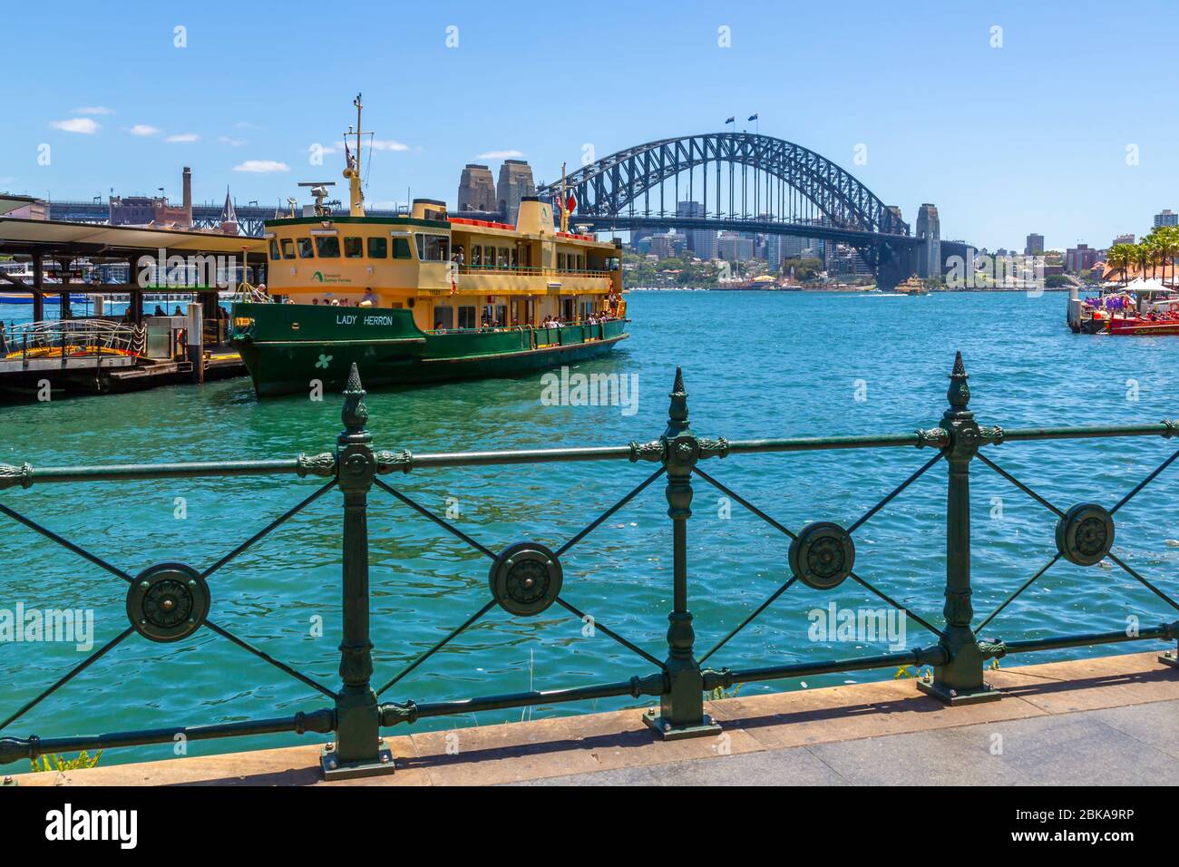 Sydney harbour bridge circular quay hi-res stock photography and images ...
