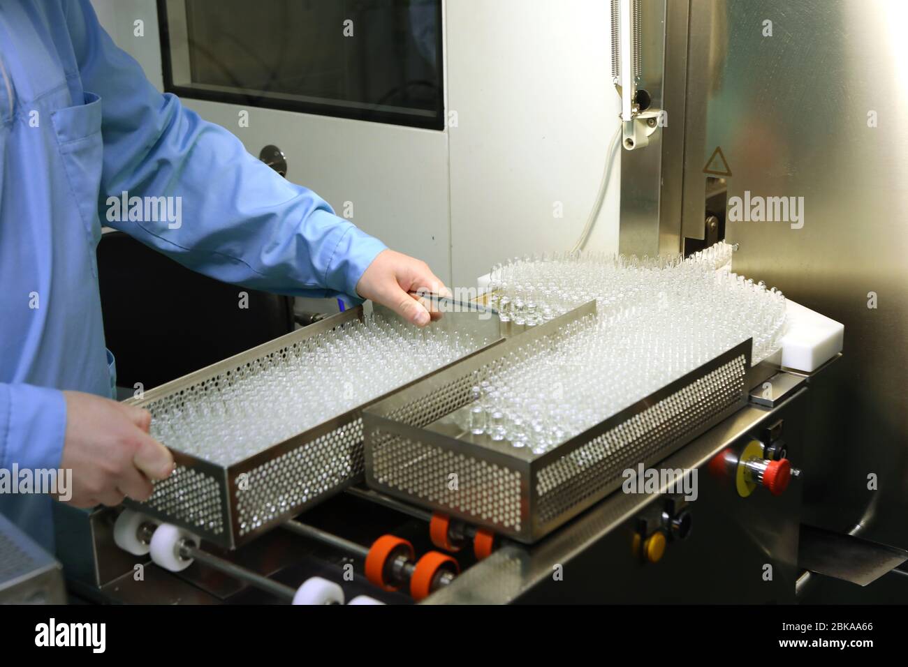 Automated visual inspection hi-res stock photography and images - Alamy