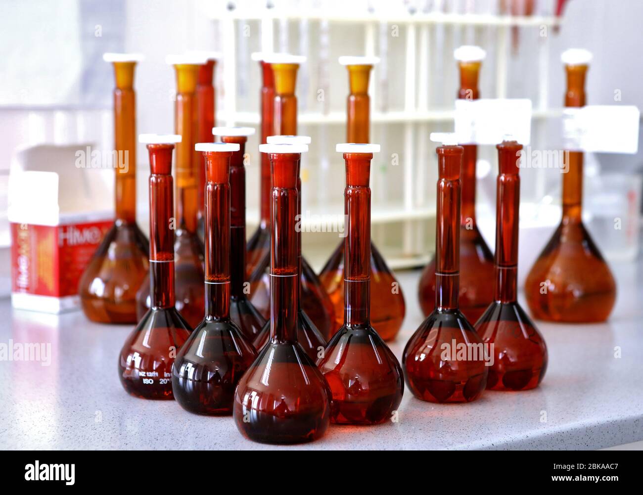 Medical flasks hi-res stock photography and images - Alamy