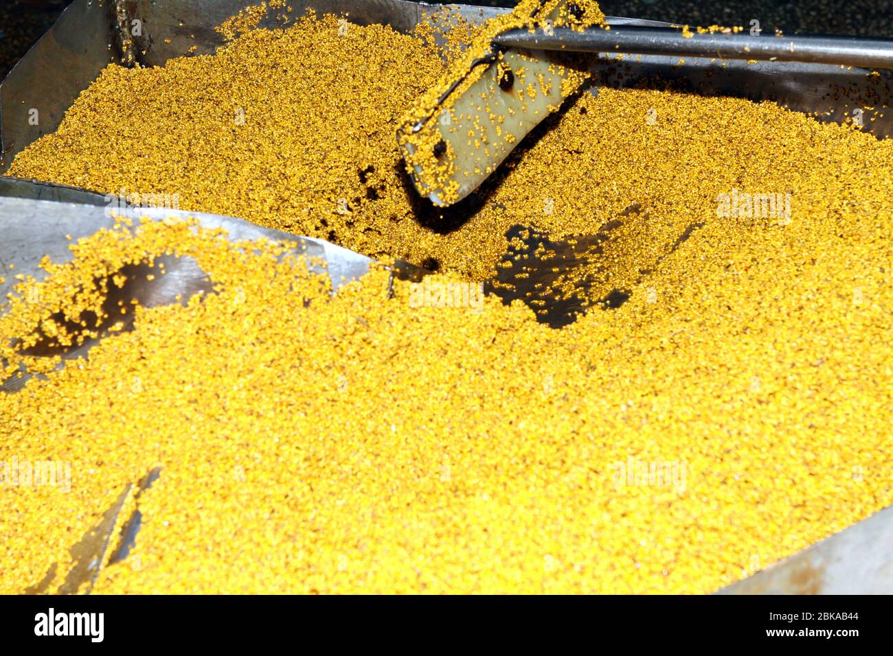 Extrusion food manufacturing hi-res stock photography and images - Alamy