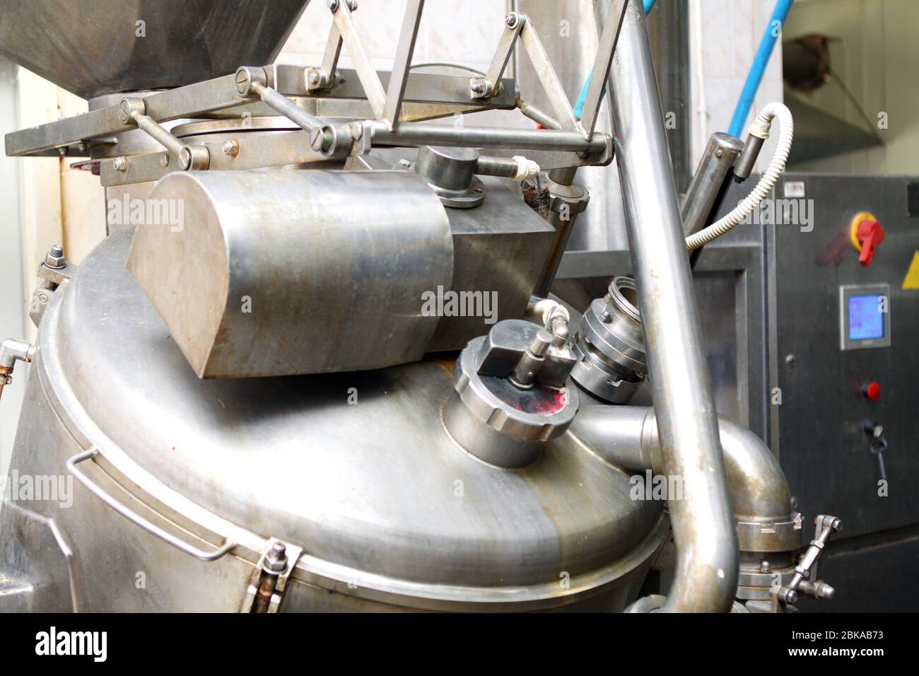 Extrusion food manufacturing hi-res stock photography and images - Alamy