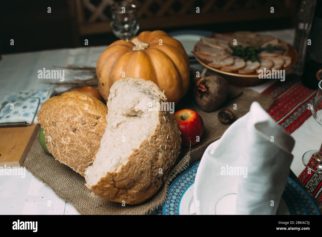 Broken bread hi-res stock photography and images - Alamy