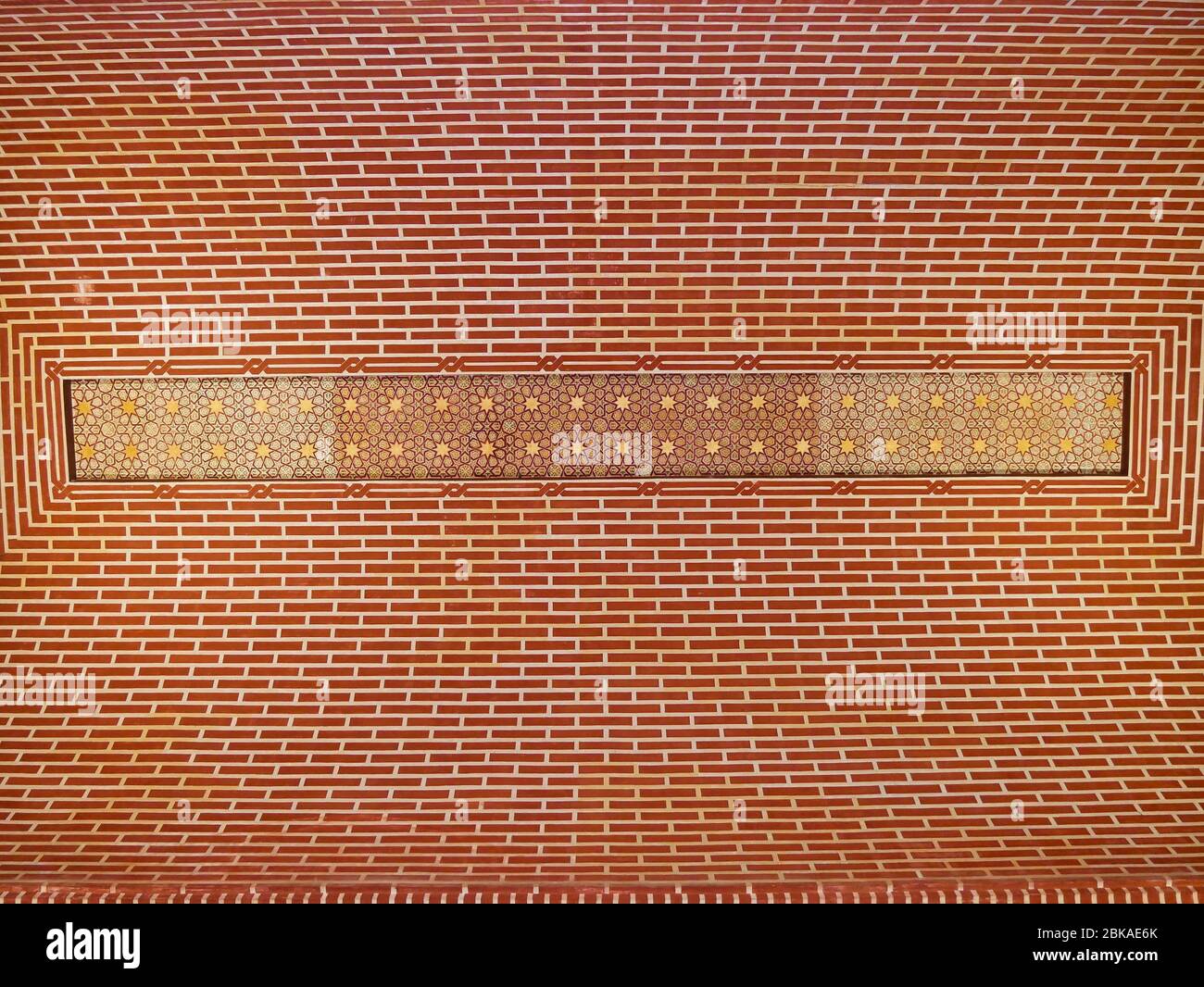 Curved brickwork texture hi-res stock photography and images - Alamy