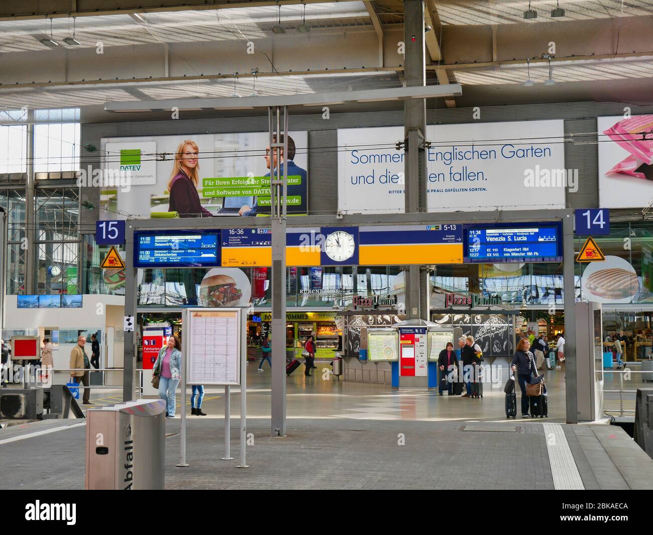 Munich railway hi-res stock photography and images - Alamy