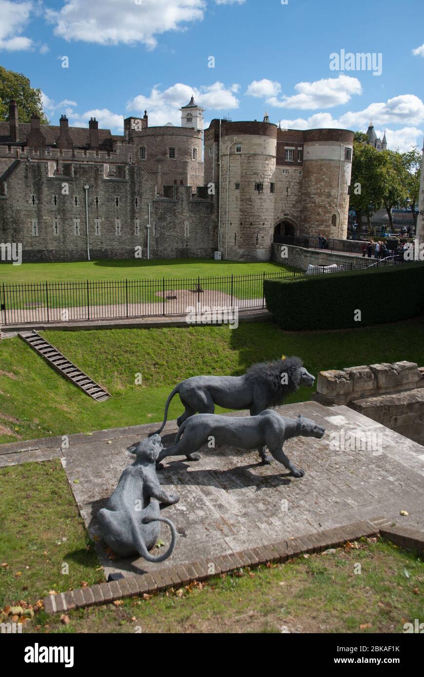 London zoo statue hi-res stock photography and images - Alamy