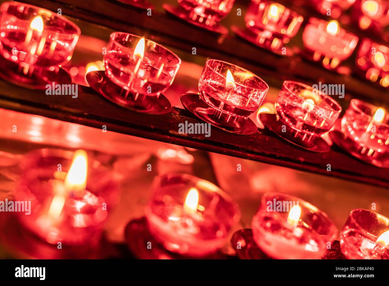 Candle birthday isolated icon hi-res stock photography and images - Alamy