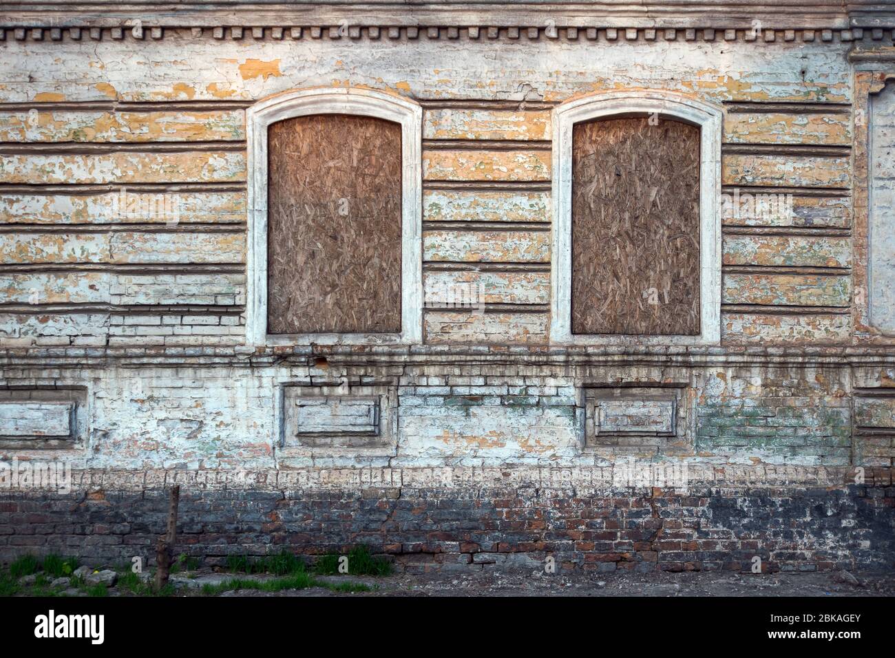 Old damaged windows, grunge windows texture Stock Photo - Alamy