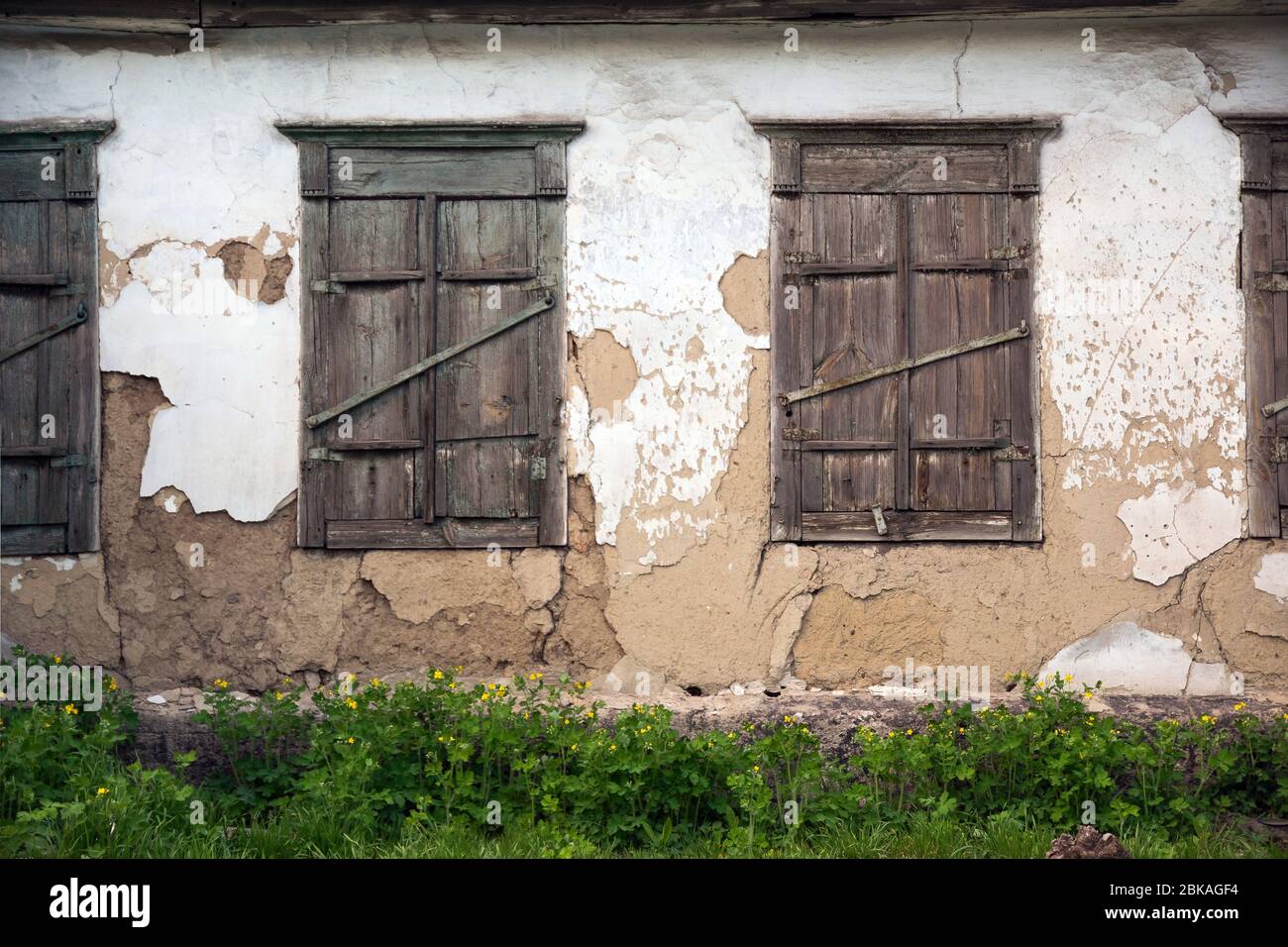 Old damaged windows, grunge windows texture Stock Photo - Alamy