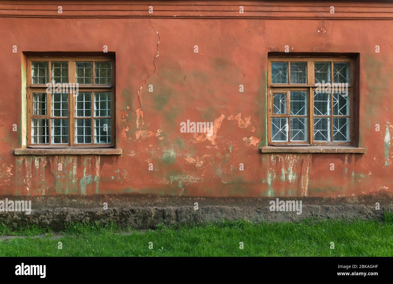 Old damaged windows, grunge windows texture Stock Photo - Alamy