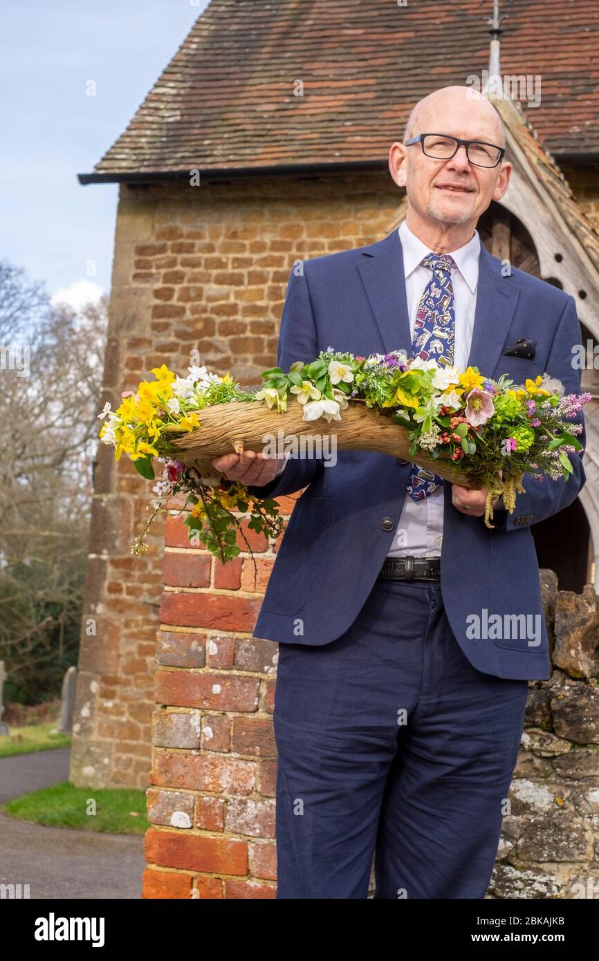 Funeral church inside hi-res stock photography and images - Alamy