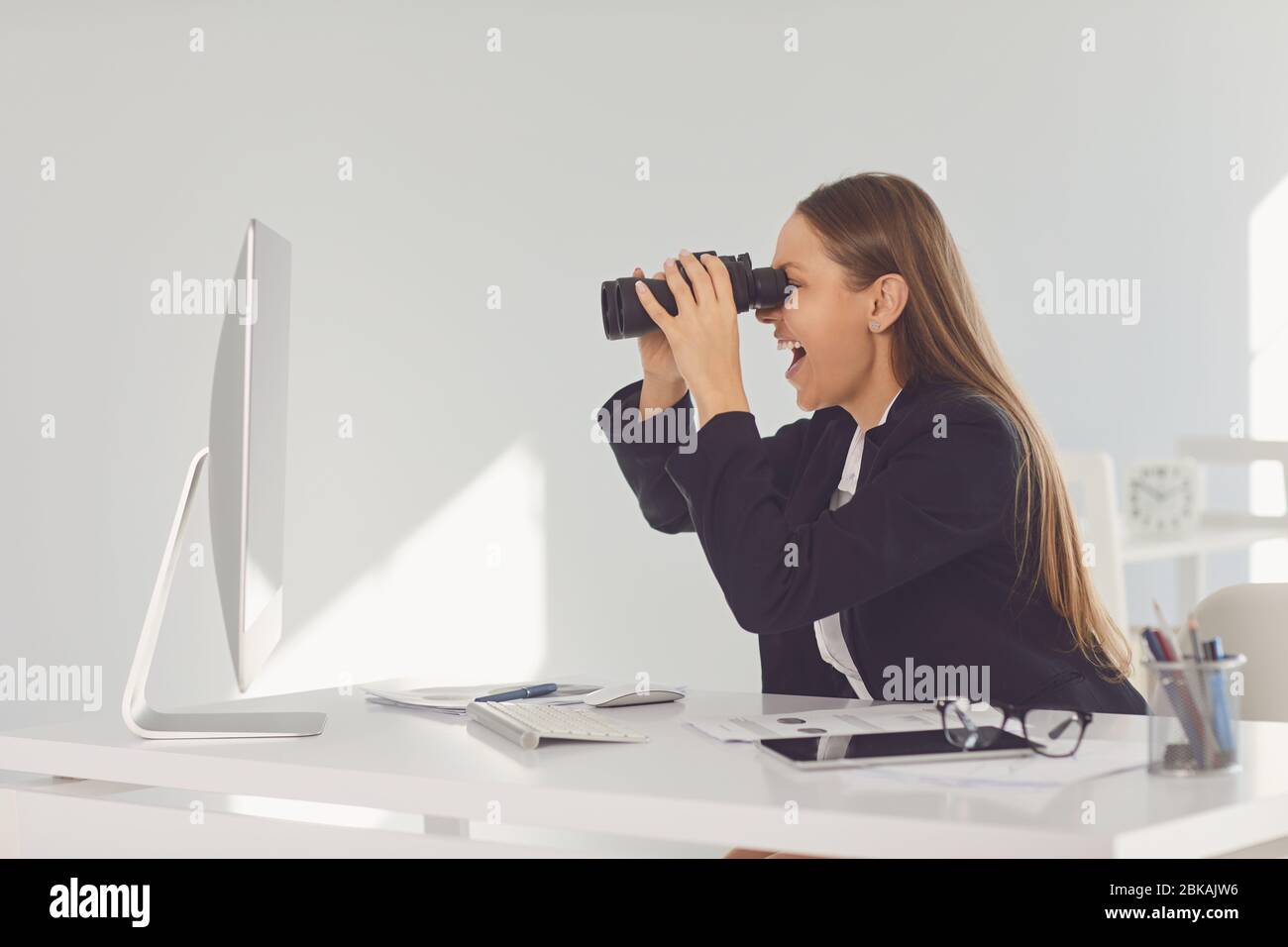Monitor result hi-res stock photography and images - Alamy