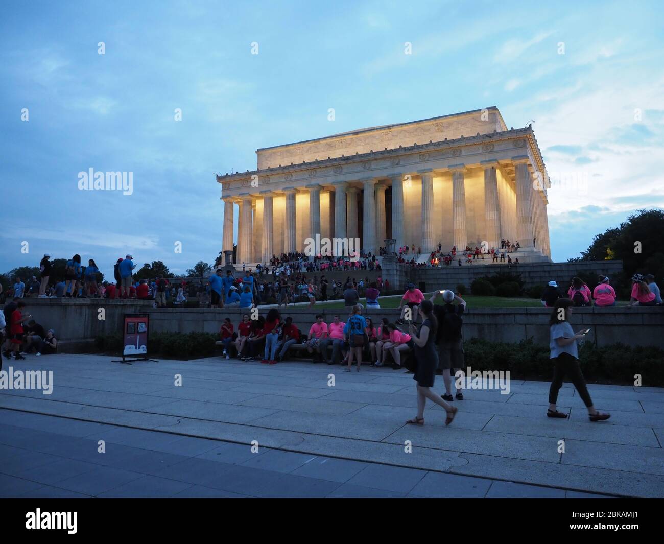 Statue abraham lincoln illuminated hi-res stock photography and images ...