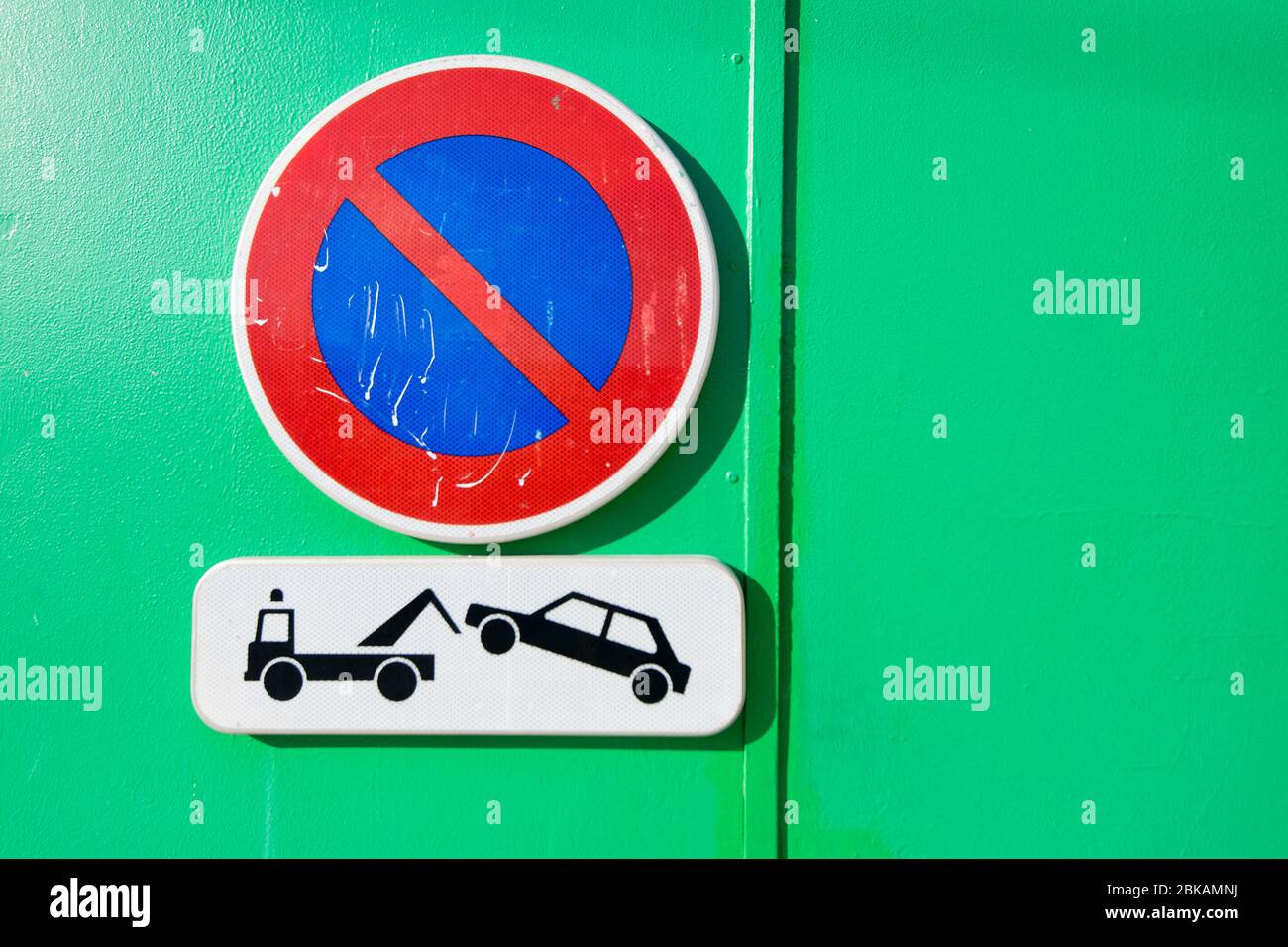 No parking tow zone hi-res stock photography and images - Alamy