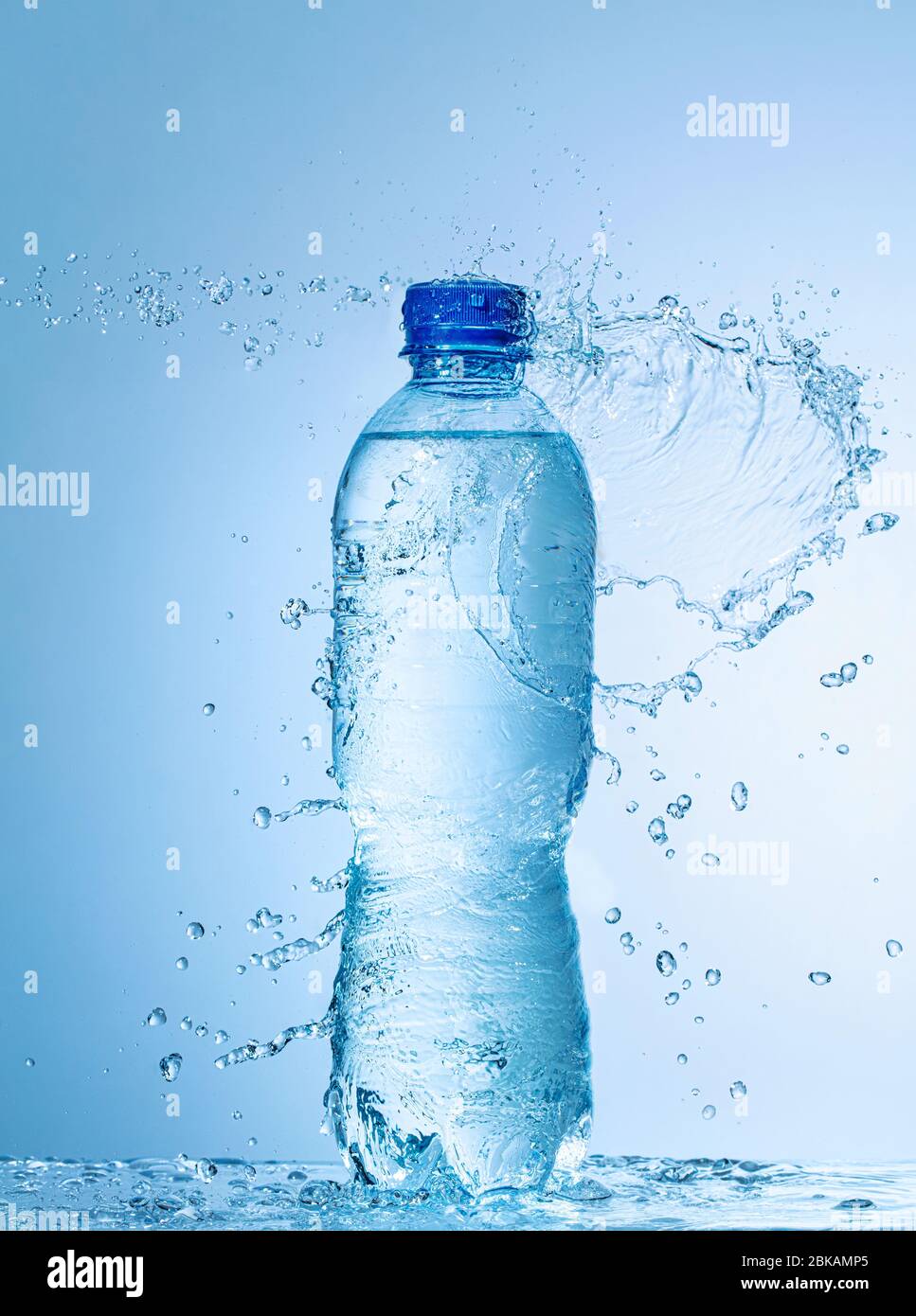 Natural pure water flowing splashes hi-res stock photography and images ...