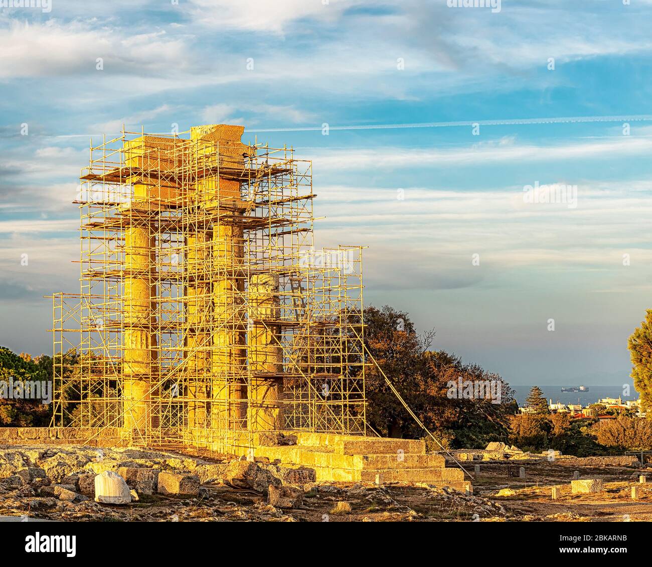 Ruined greek temple hi-res stock photography and images - Alamy