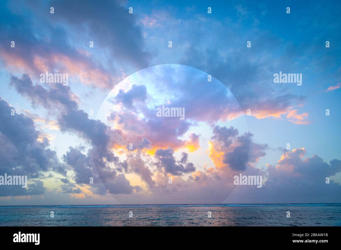 Peaceful calm circle shape sunrise Stock Photo - Alamy
