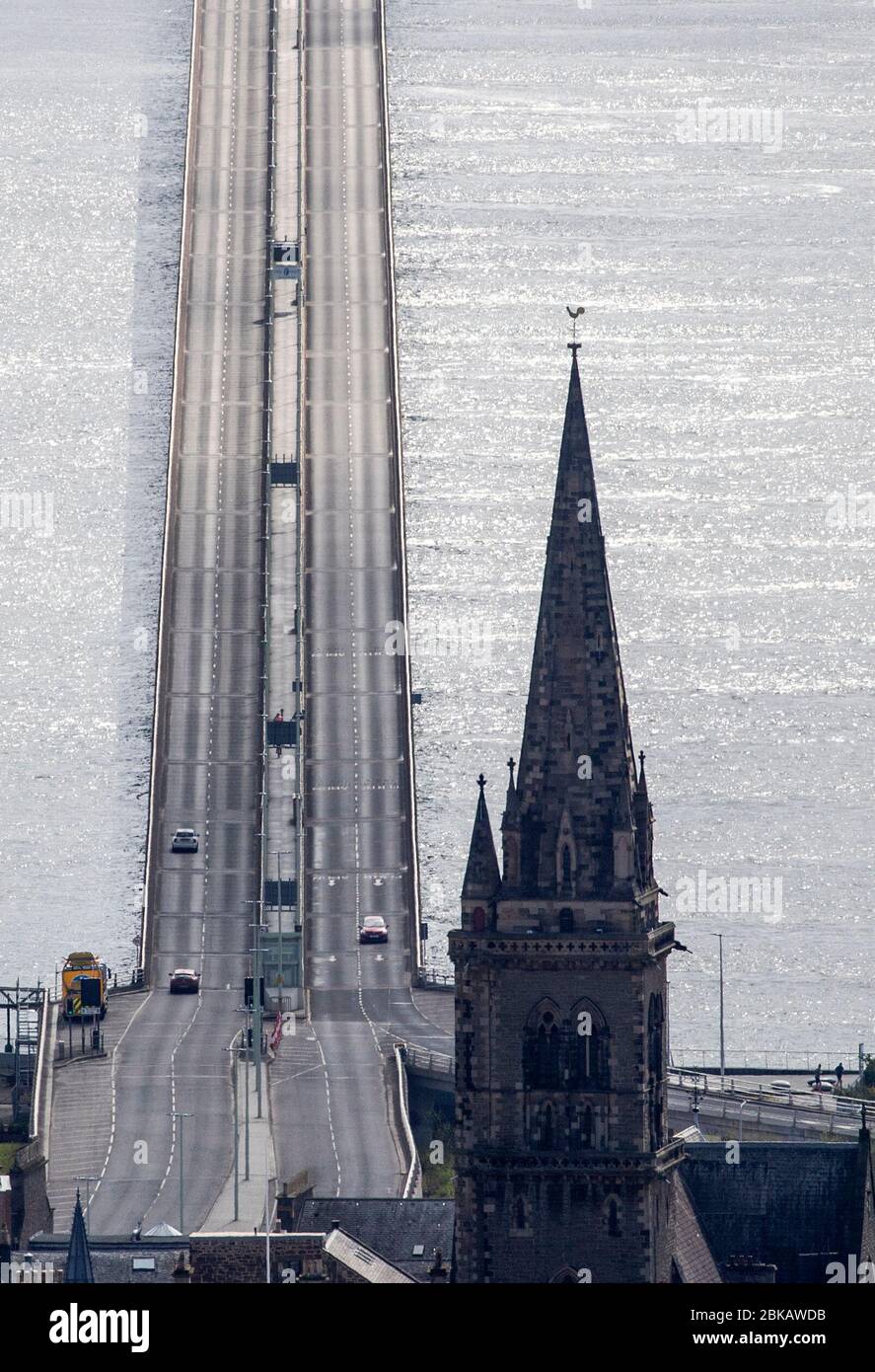A nearly deserted tay road bridge in dundee hi-res stock photography ...