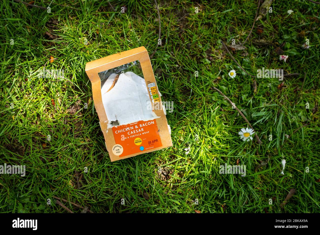 Litter and grass hi-res stock photography and images - Alamy