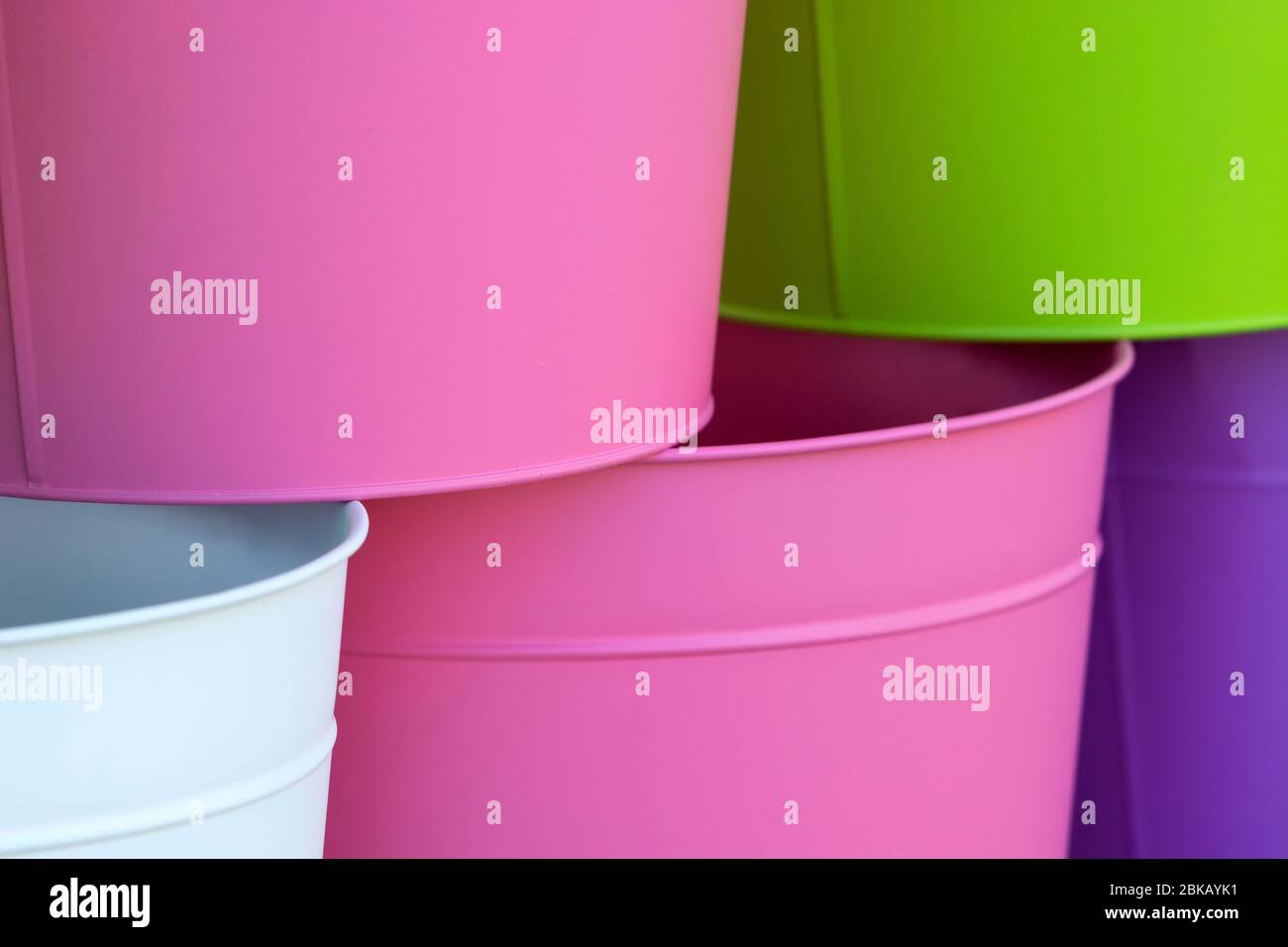 Empty bucket hi-res stock photography and images - Alamy
