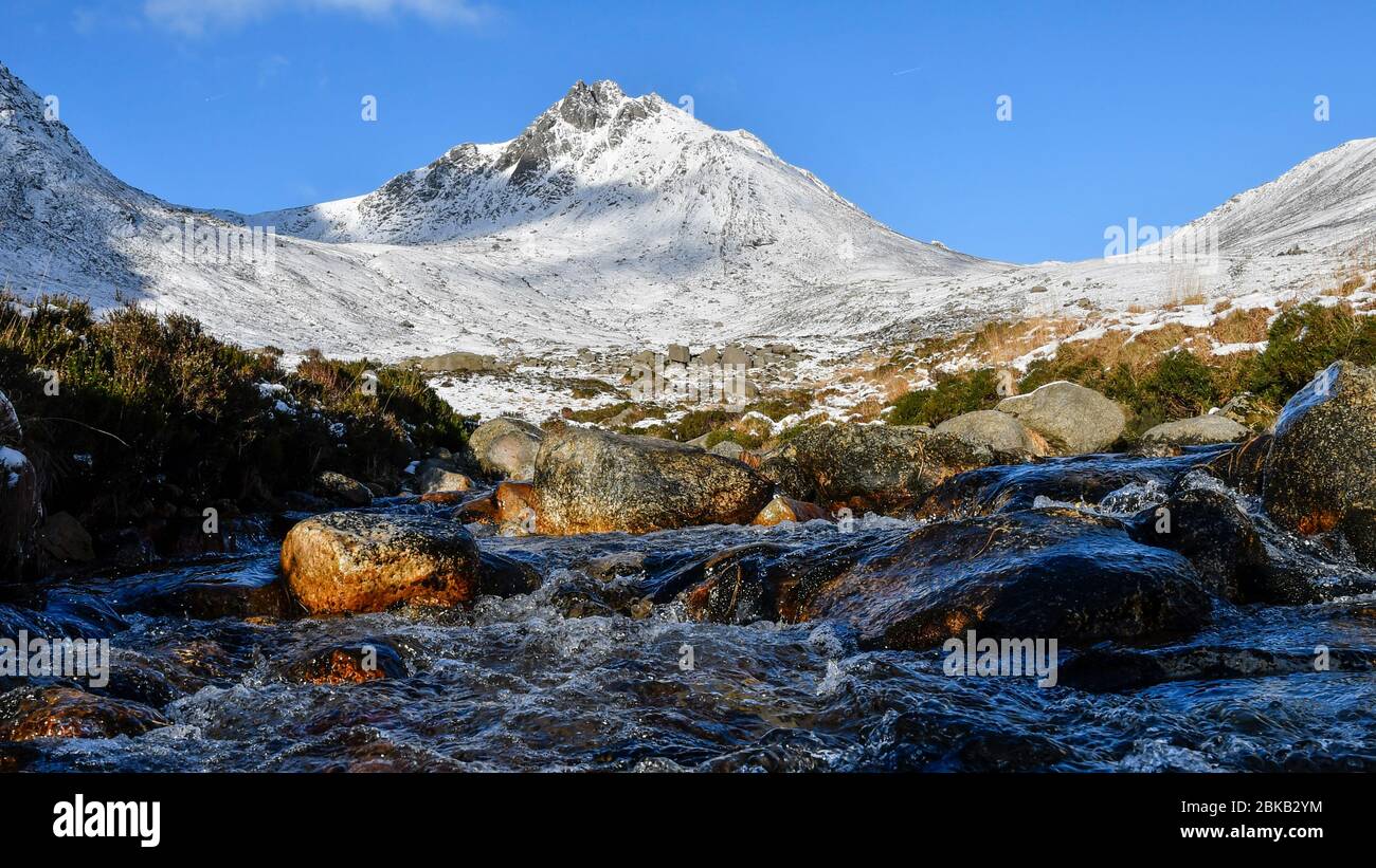 Country park winter hi-res stock photography and images - Alamy