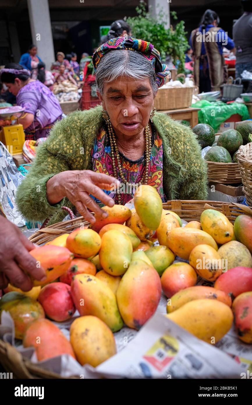 Mango venders hi-res stock photography and images - Alamy