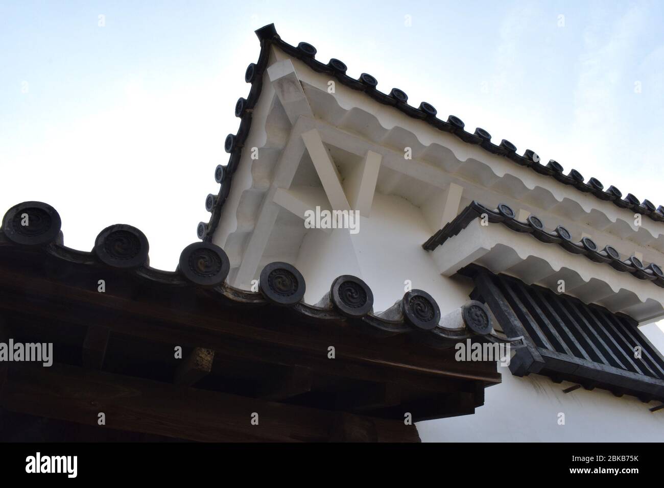 Himeji-jo castle, one of the few original castles, built in 1580, view ...