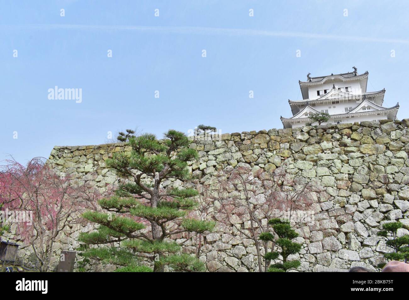 Himeji-jo castle, one of the few original castles, built in 1580, view ...