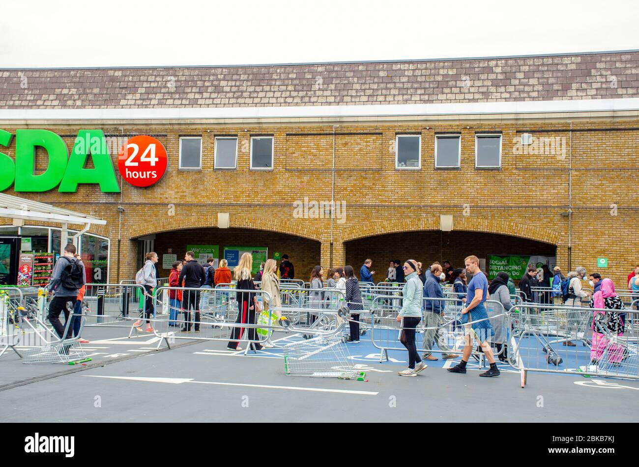 Asda supermarket queues hi-res stock photography and images - Alamy