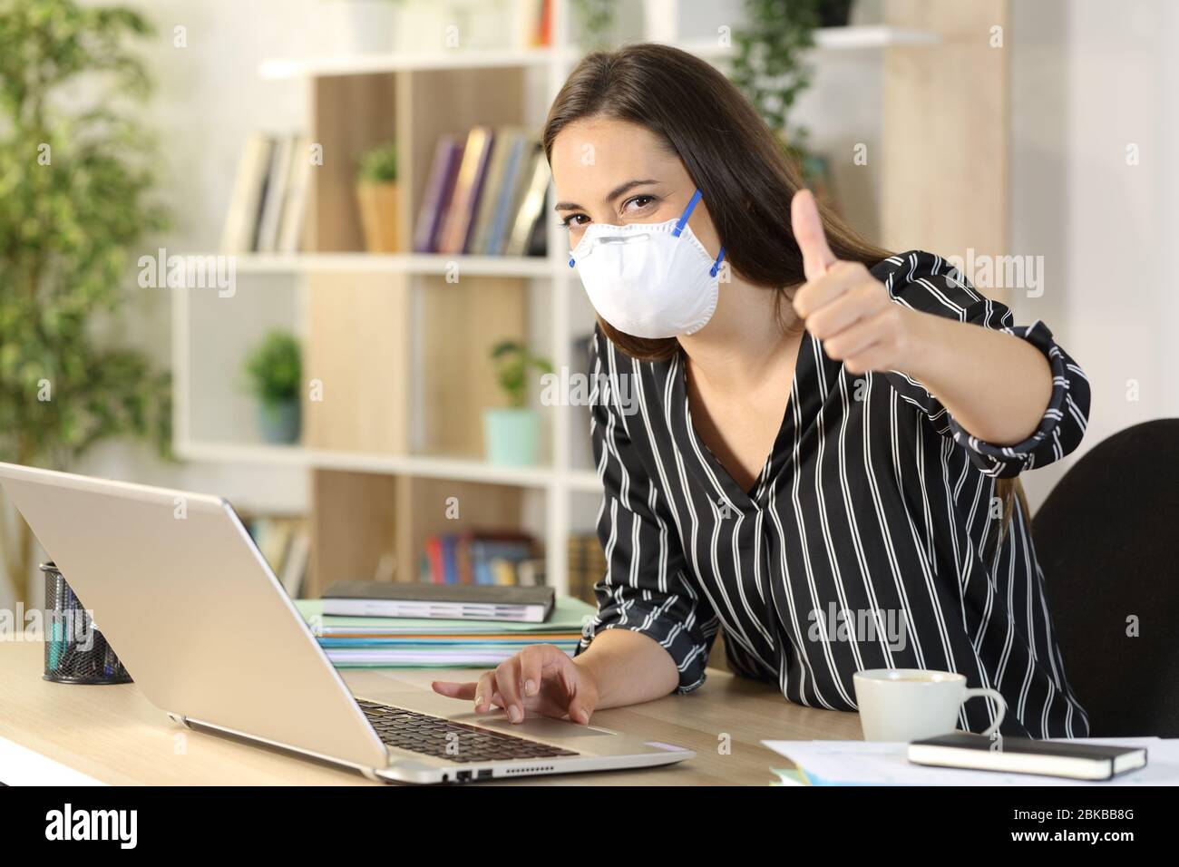 Thumbs up work hi-res stock photography and images - Alamy