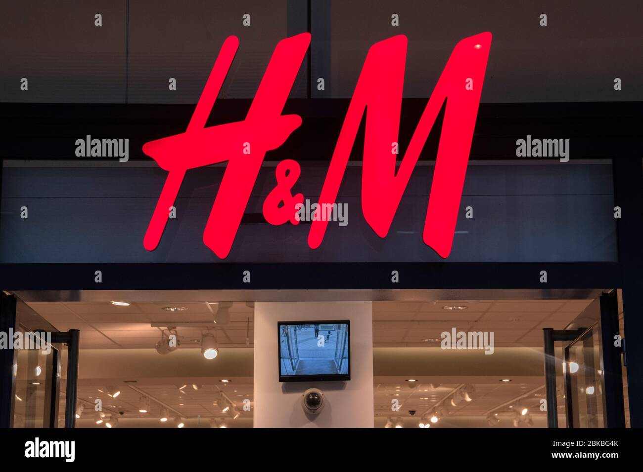 H&m billboard hi-res stock photography and images - Alamy
