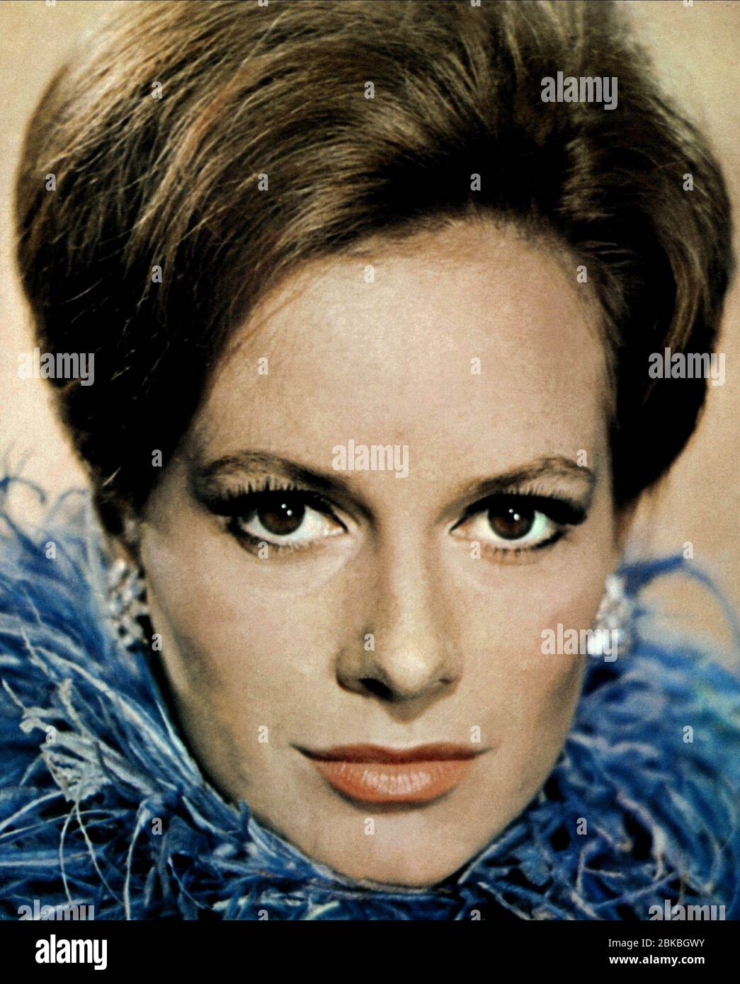 Luciana Paluzzi Thunderball High Resolution Stock Photography and Images - Alamy
