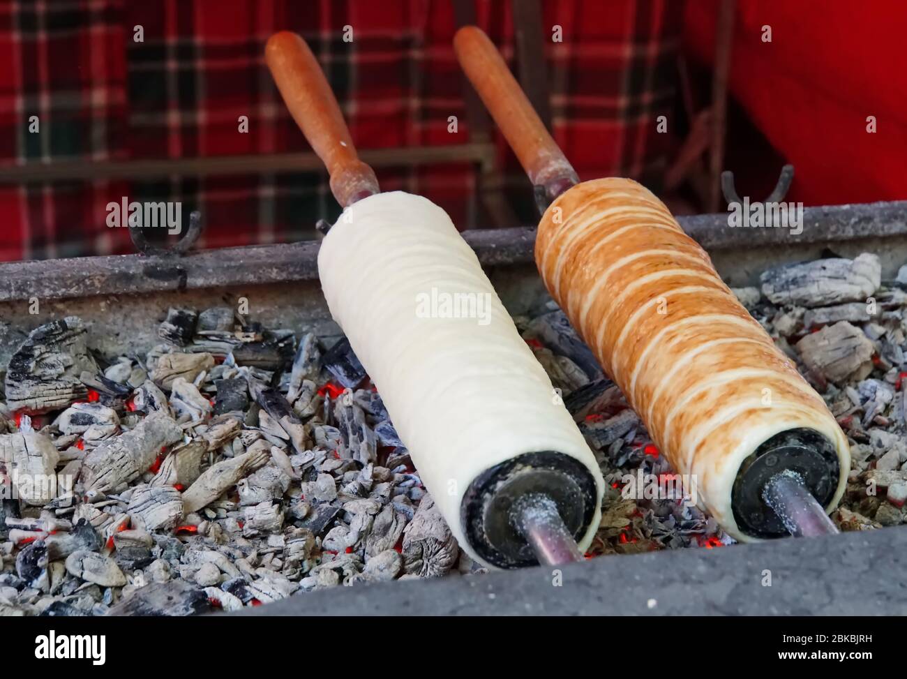 Hungarian chimney cakes hi-res stock photography and images - Alamy