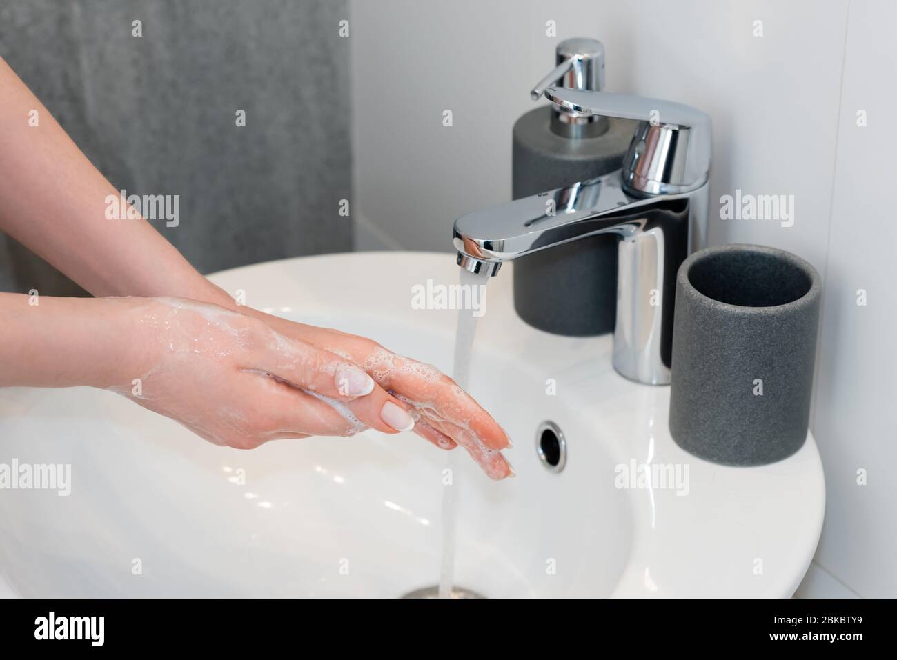 Soapy hands hi-res stock photography and images - Alamy