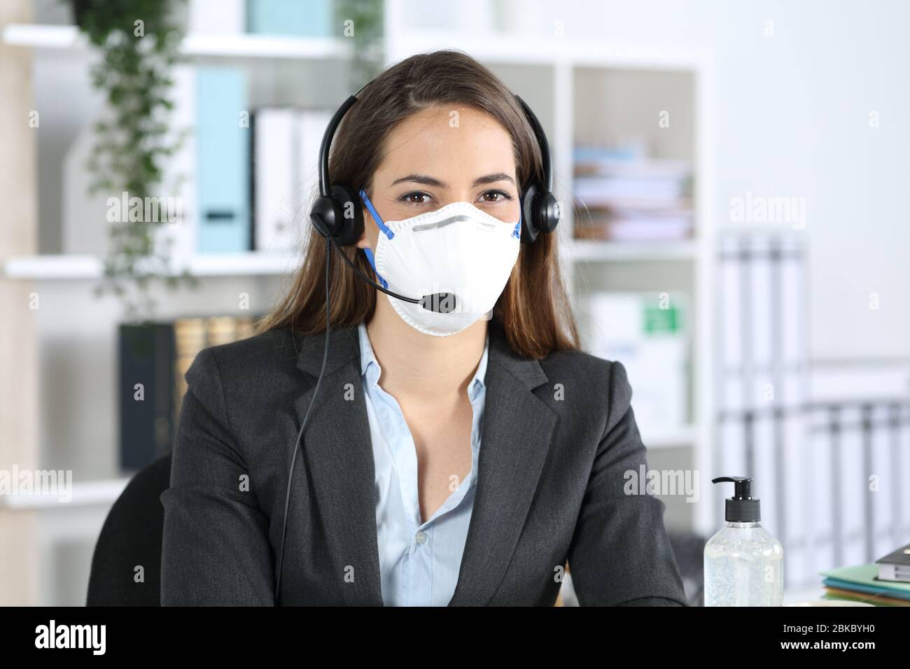 Telemarketer hi-res stock photography and images - Alamy