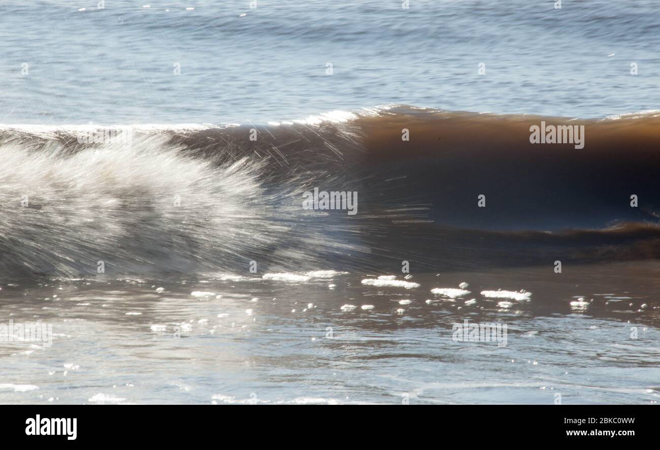Ocean waves breaking at the beach Stock Photo - Alamy