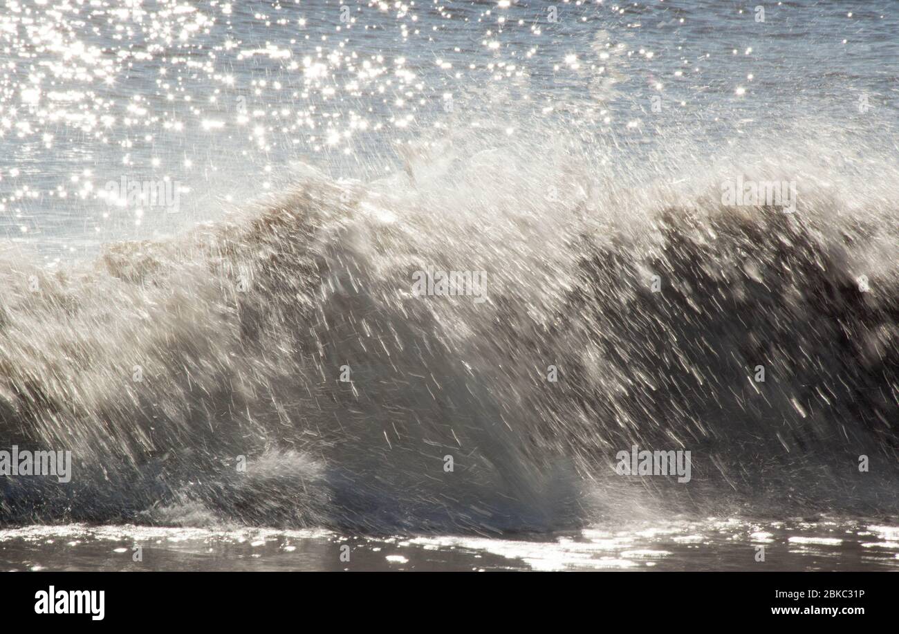 Ocean waves breaking at the beach Stock Photo - Alamy