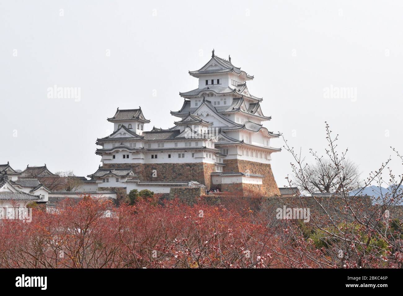 Himeji-jo castle, one of the few original castles, built in 1580 ...