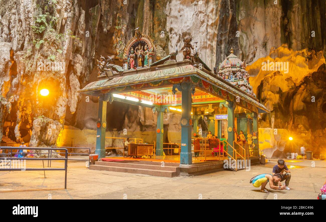 Hindu shrine temple cave hi-res stock photography and images - Alamy