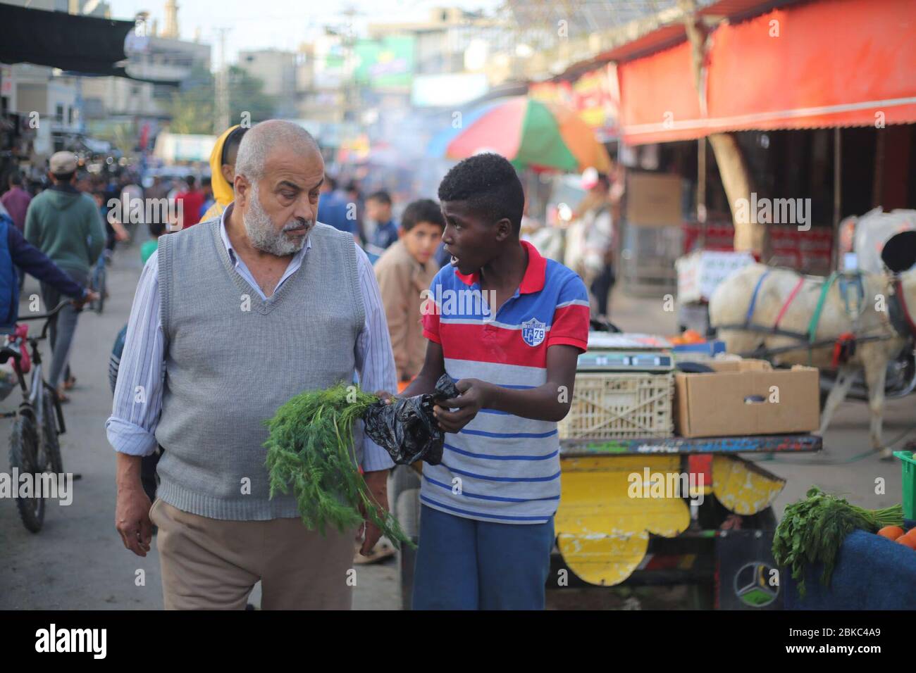 Deir Al-Balah, The Gaza Strip, Palestine. 3rd May, 2020. Main market at ...