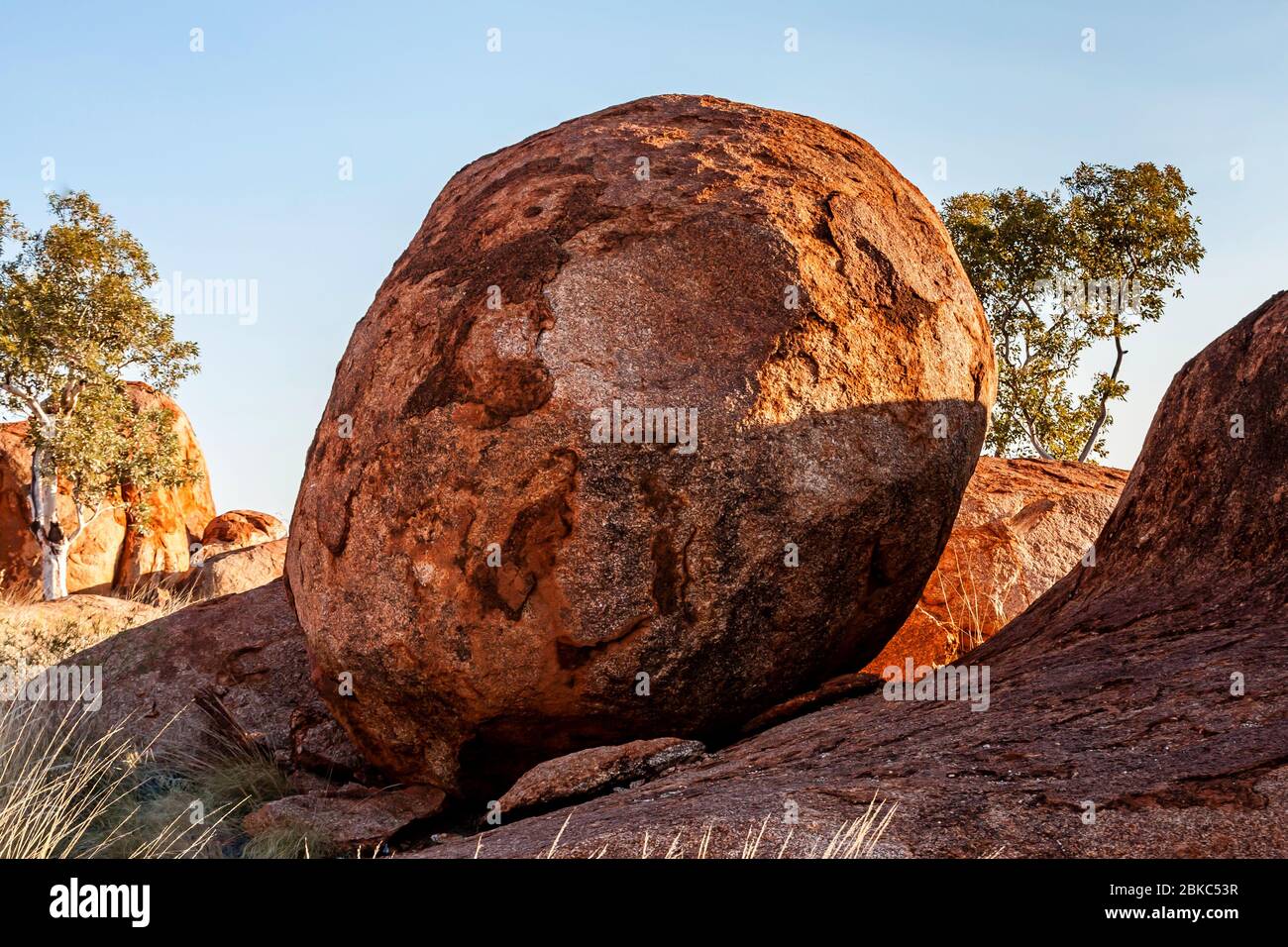 A round-shaped boulder in the Devils Marbles Conservation Reserve ...