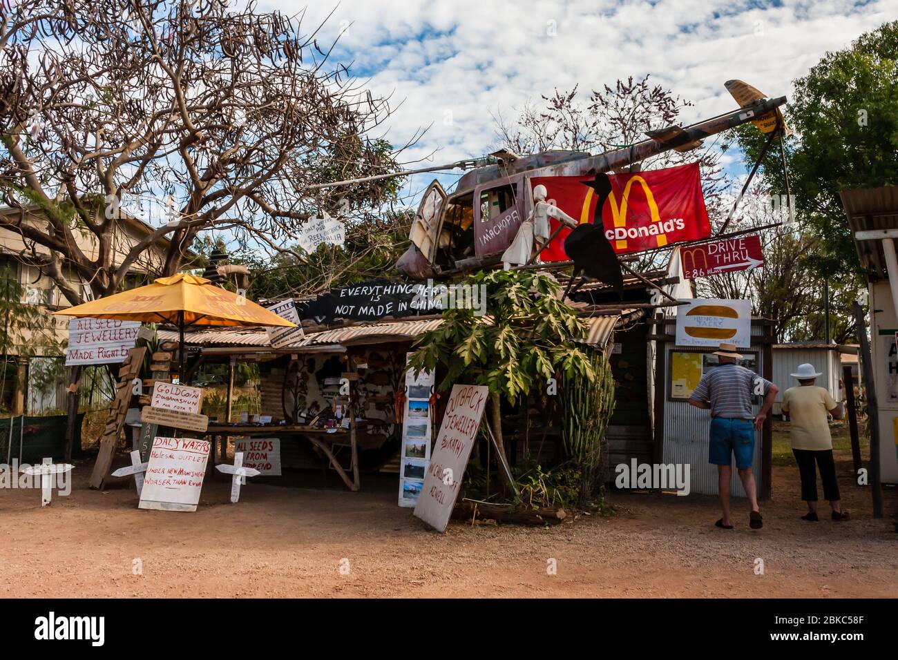 A homestead in the Australian outback Stock Photo - Alamy