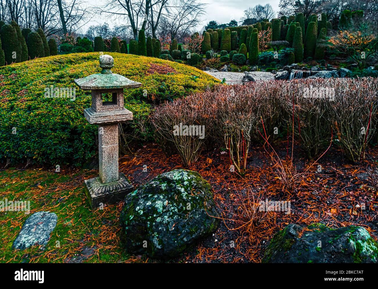 Japanese ishi doro hi-res stock photography and images - Alamy