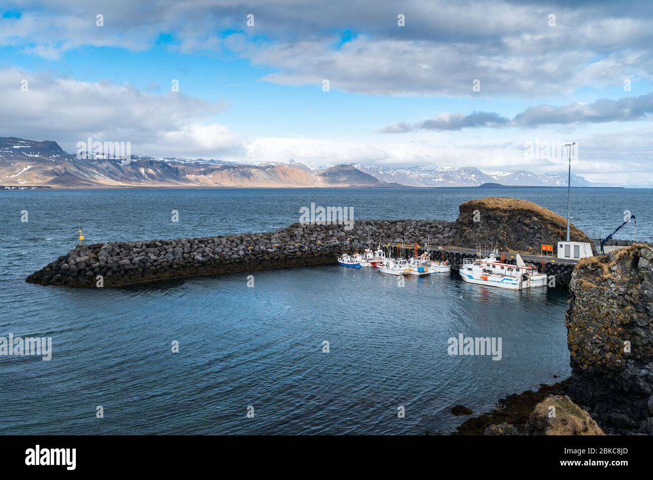 Amazing landscape of Arnarstapi a small village in Snaefellsnes ...